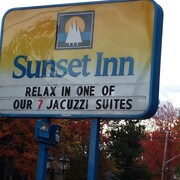 Sunset Inn: 2019 Pictures, Reviews, Prices & Deals | Expedia.ca