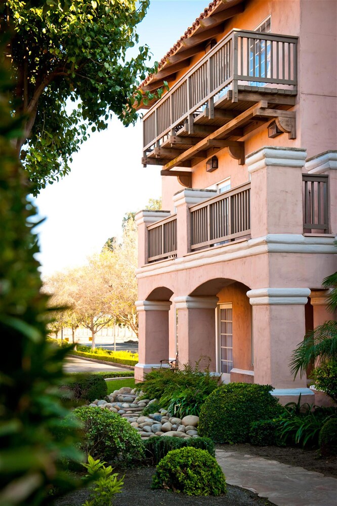 Harris Ranch Inn, Coalinga: Room Prices & Reviews | Travelocity