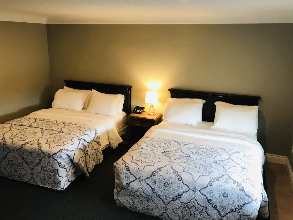Room Deals for City View Inn, Hamilton starting at | Hotwire