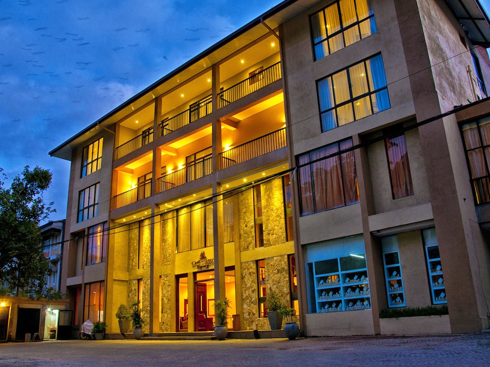 Oak Ray Regency Hotel in Kandy | Best Rates & Deals on Orbitz