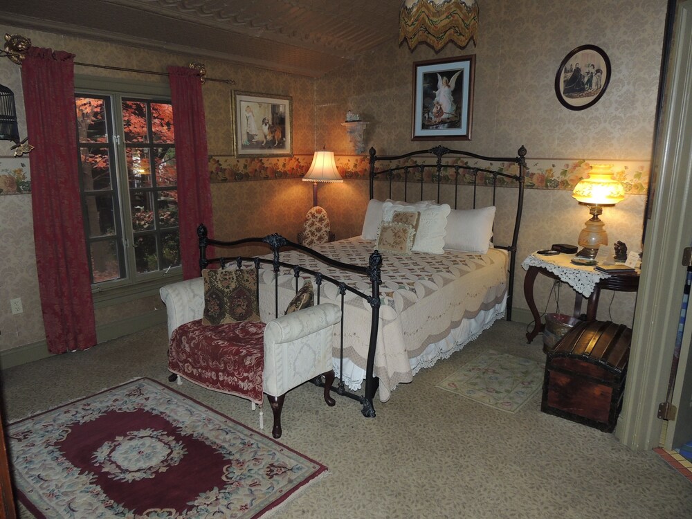 Historic Farnsworth House Inn in Gettysburg | Best Rates & Deals on Orbitz