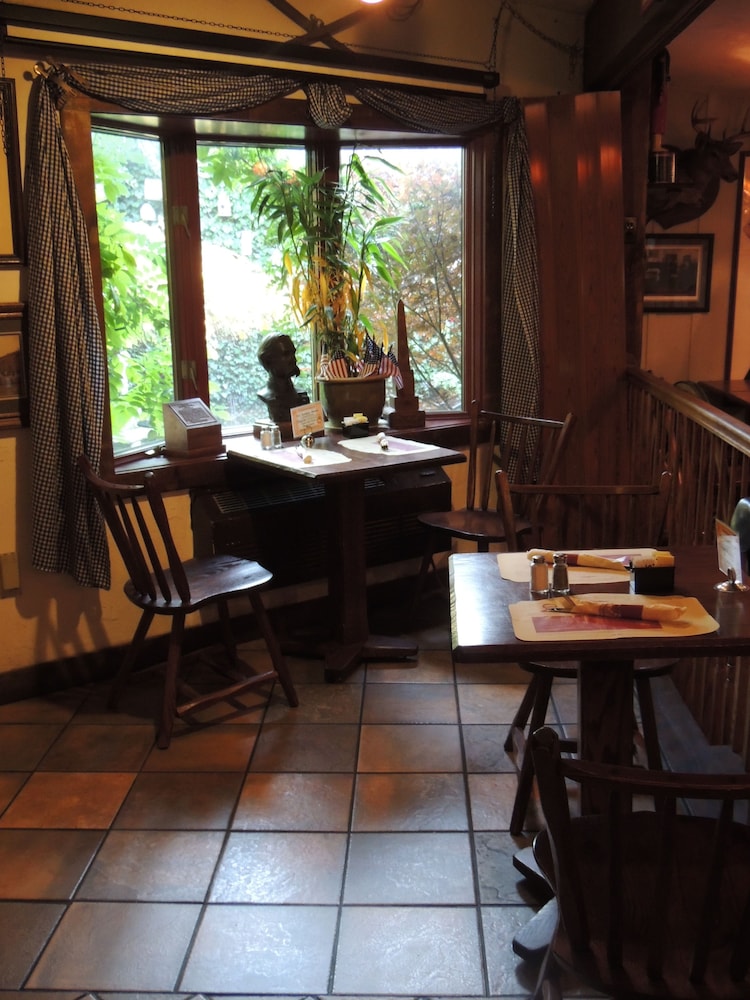 Historic Farnsworth House Inn in Gettysburg | Best Rates & Deals on Orbitz