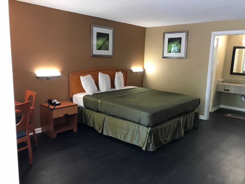 Budgetel Inn & Suites, Downtown Tallahassee By OYO: AU$77 Deals ...
