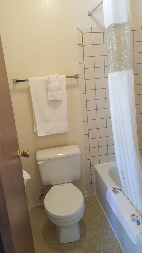 Amber Inn Motel in Eden | Best Rates & Deals on Orbitz