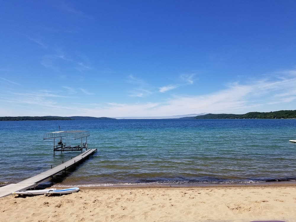 Crystal Lake Resort in Beulah | Best Rates & Deals on Orbitz