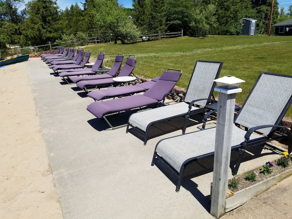 Crystal Lake Resort, Beulah: $115 Room Prices & Reviews | Travelocity