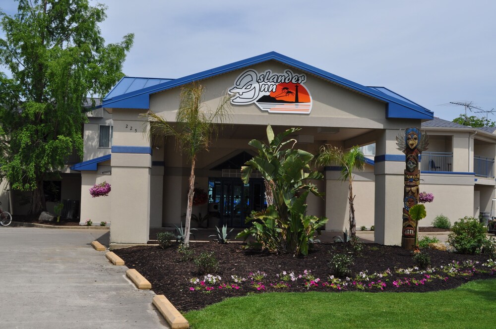 Islander Inn in Put-in-Bay | Best Rates & Deals on Orbitz