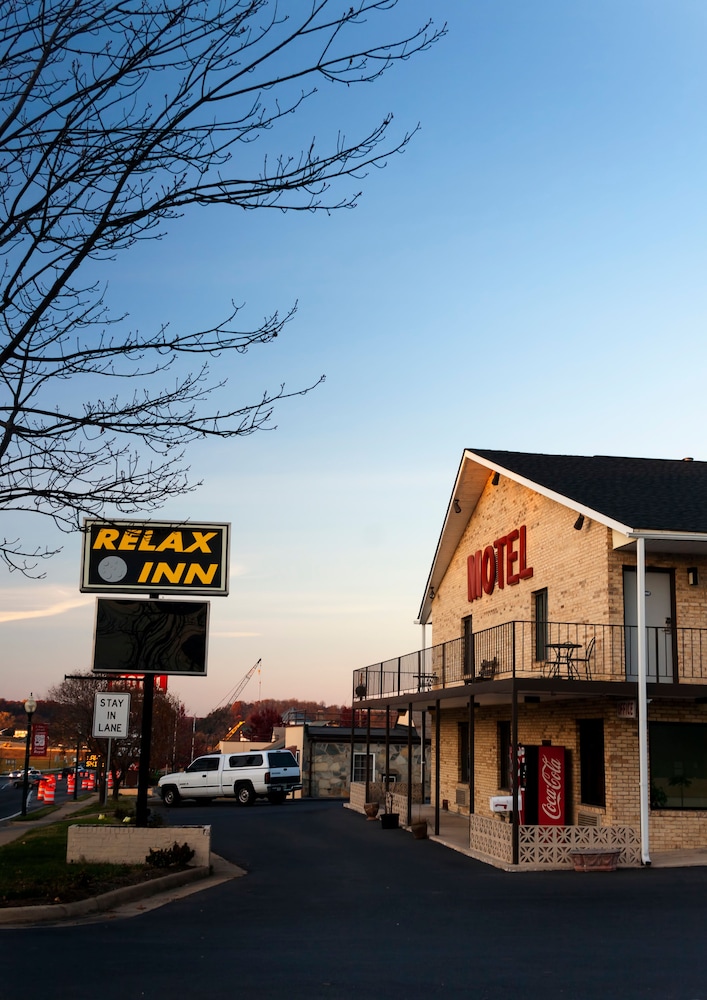 Relax Inn Motel in Front Royal | Best Rates & Deals on Orbitz