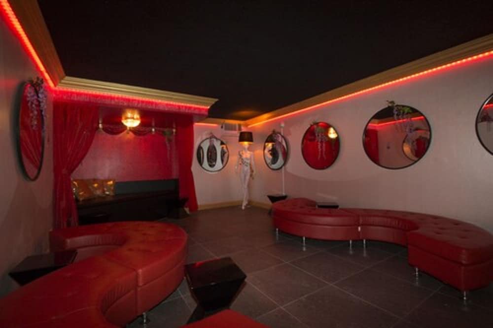 Rooftop Resort - Clothing Optional - Adult Only, Fort Lauderdale: $219 ...