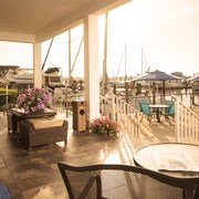 Cove Inn on Naples Bay in Naples, FL | Expedia