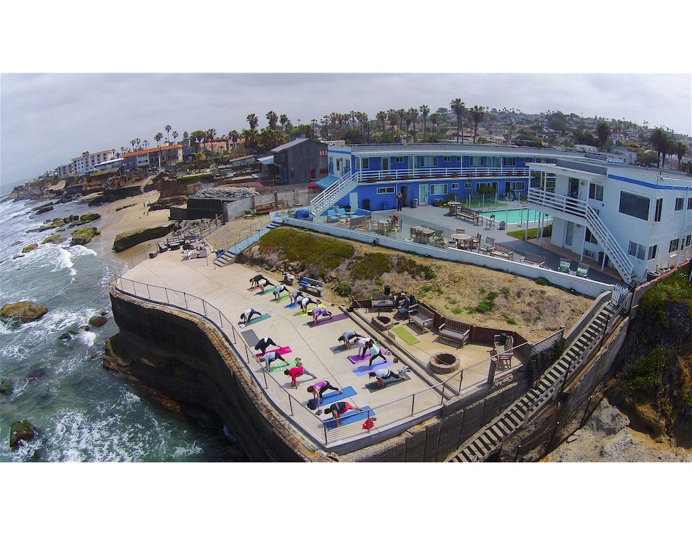 The Inn at Sunset Cliffs in San Diego | Hotel Rates & Reviews on Orbitz