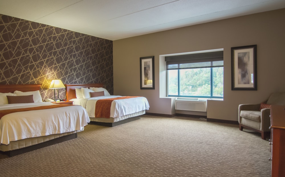 Wheeling Island Hotel-Casino-Racetrack, Wheeling: $89 Room Prices ...