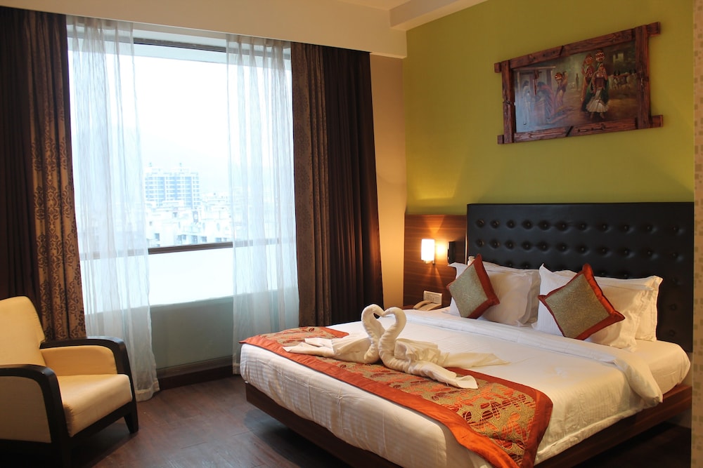 The Byke Suraj Plaza Veg Hotel, Thane in Mumbai | Best Rates & Deals on ...