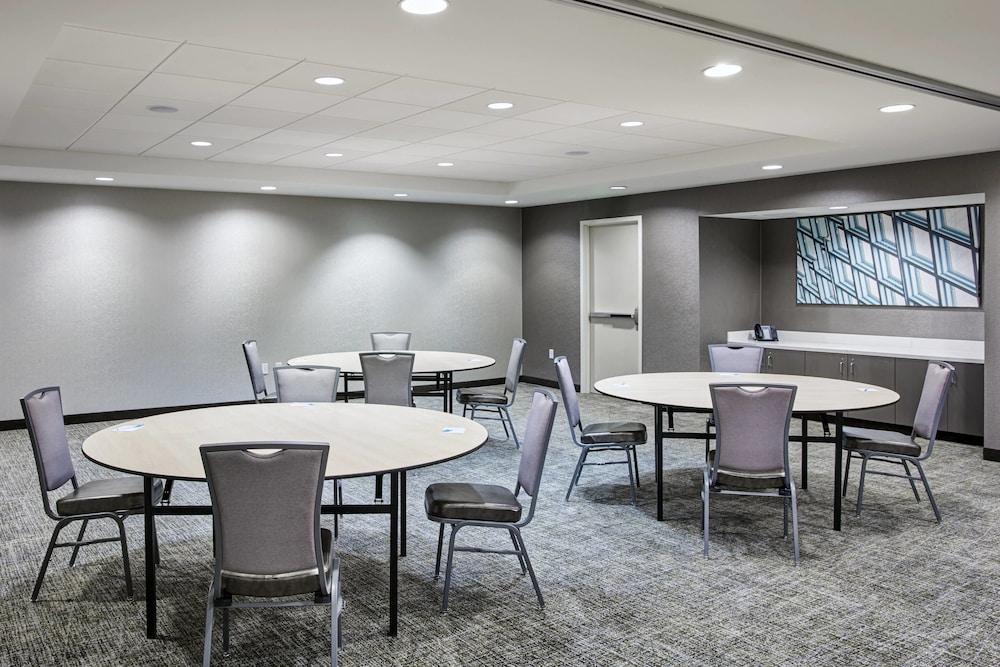 SpringHill Suites by Marriott Milwaukee Downtown in Milwaukee | Best ...
