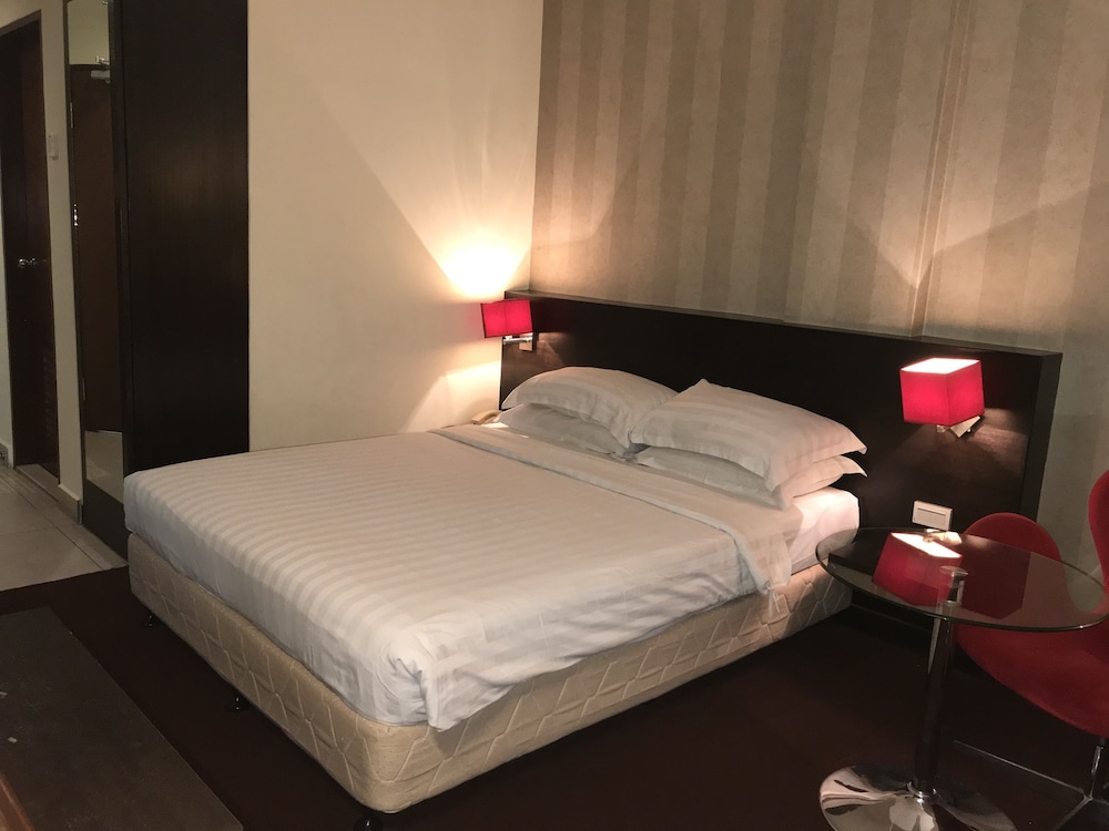 SSL Traders Hotel in Taiping | Best Rates & Deals on Orbitz