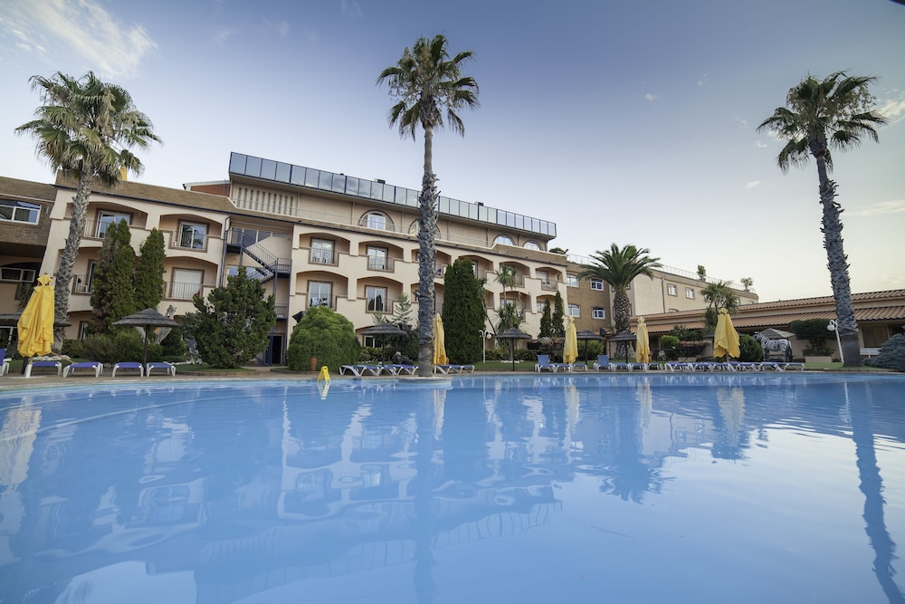 Alambique Hotel Resort & Spa in Fundao | Best Rates & Deals on Orbitz
