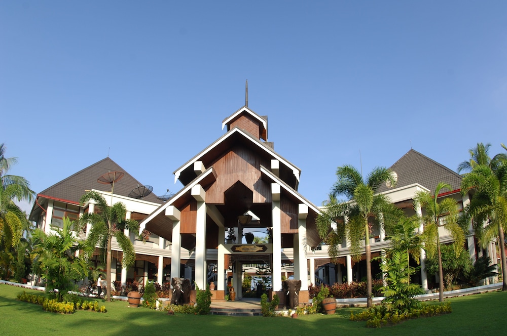 Amazing Chaung Tha Resort in Chaung Thar | Best Rates & Deals on Orbitz