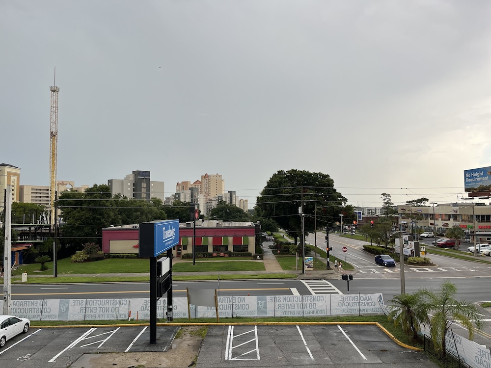 Travelodge by Wyndham Orlando / Heart of International Drive in Orlando ...