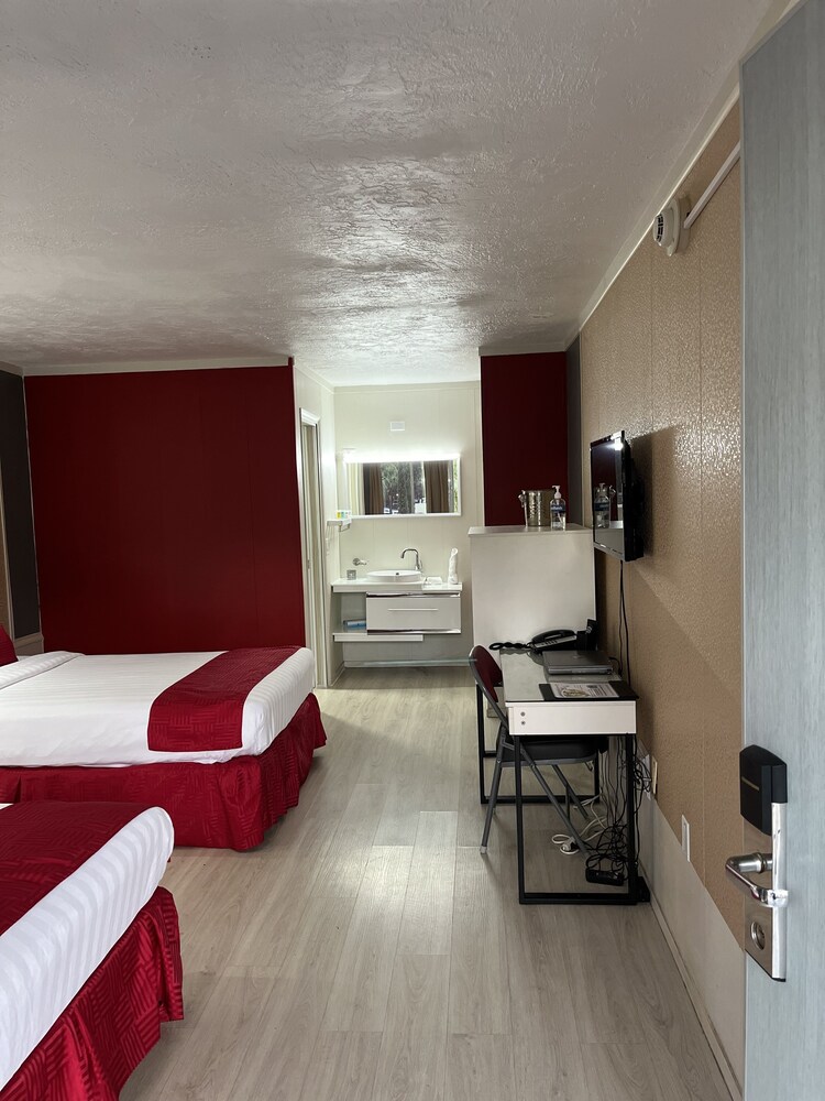 Travelodge by Wyndham Orlando / Heart of International Drive in Orlando ...