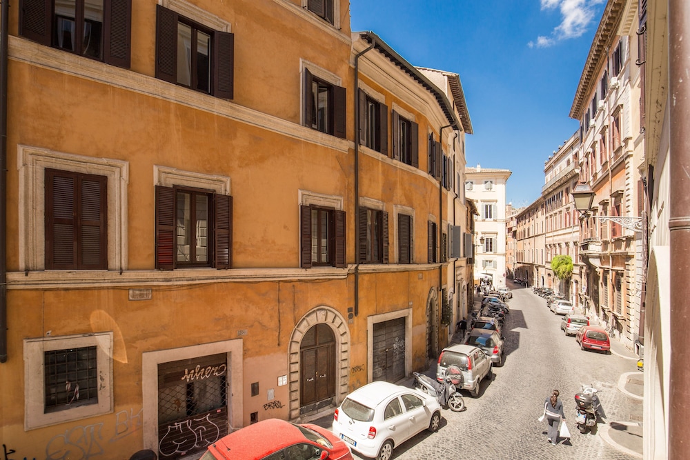 Your Suite Rome, Rome: $183 Room Prices & Reviews | Travelocity