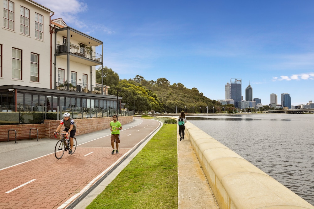 Quest Mounts Bay Road: AU$183 Deals & Reviews (Perth, AUS) | Wotif