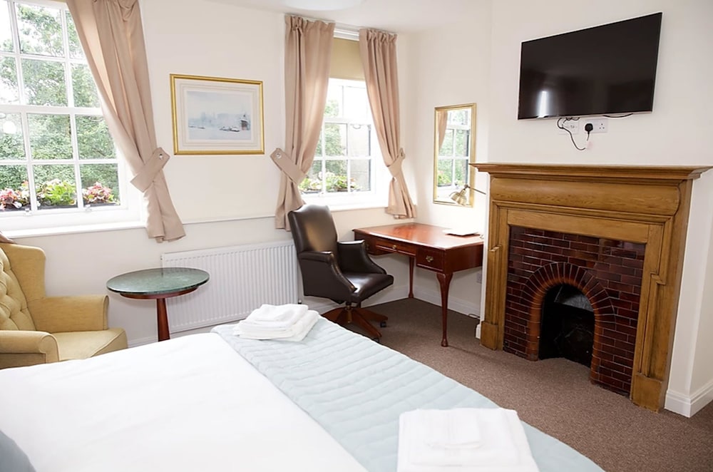 The Captain Cook Hotel in London | Best Rates & Deals on Orbitz