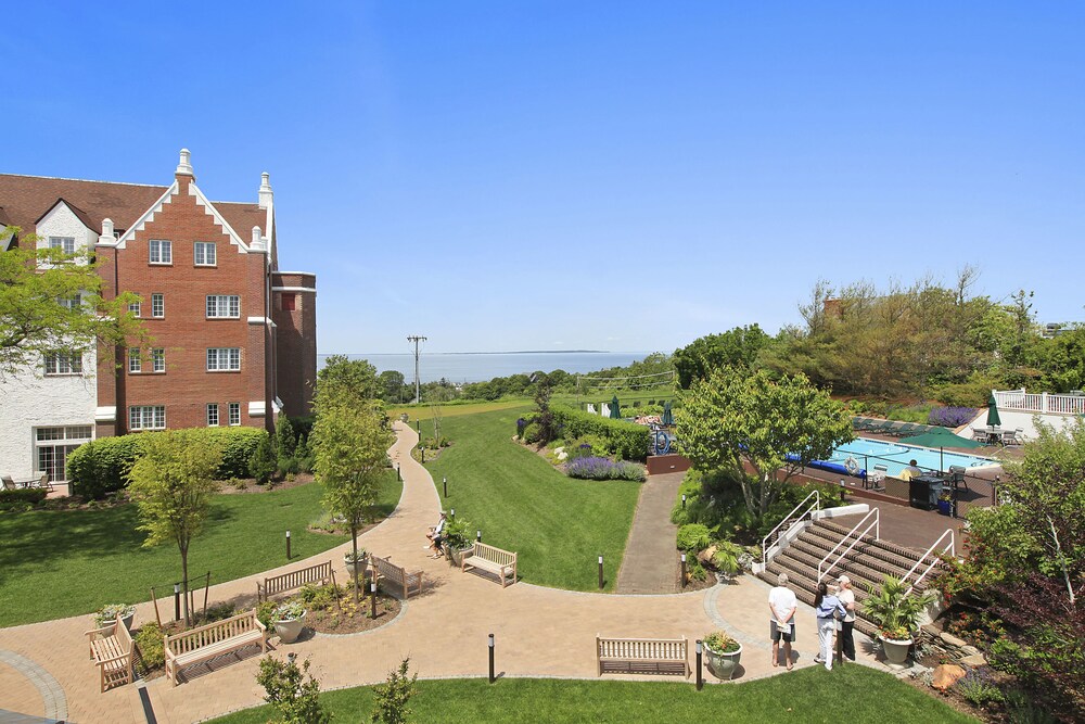 Montauk Manor, Montauk: $108 Room Prices & Reviews | Travelocity