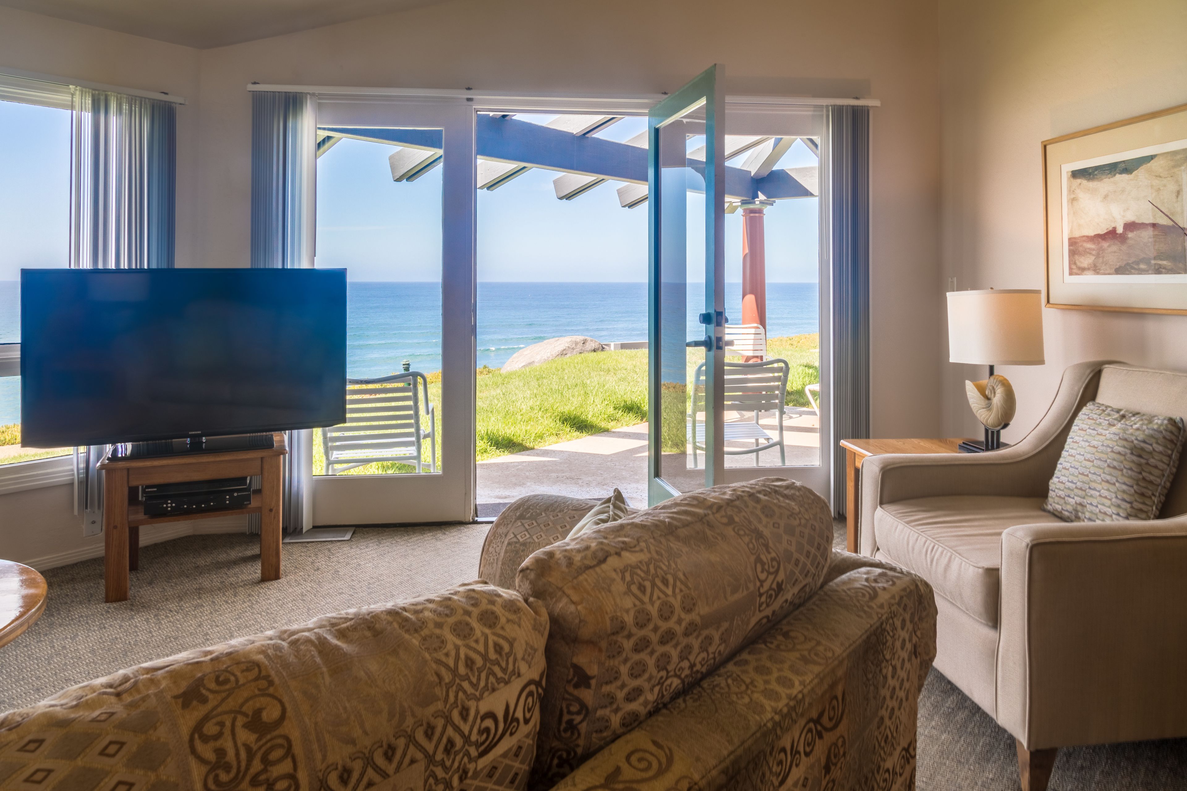 Wave Crest Resort in Del Mar, CA | Expedia