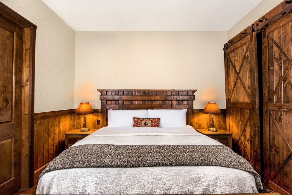 Big Cypress Lodge, Memphis: $278 Room Prices & Reviews | Travelocity