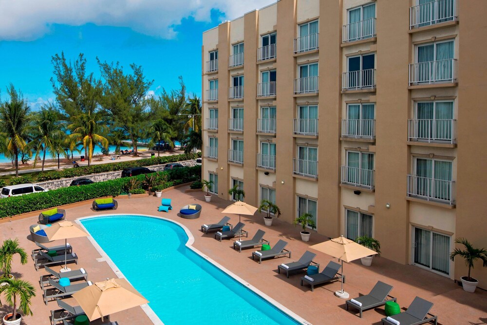 Courtyard by Marriott Nassau Downtown/Junkanoo Beach, Nassau: $186 Room ...