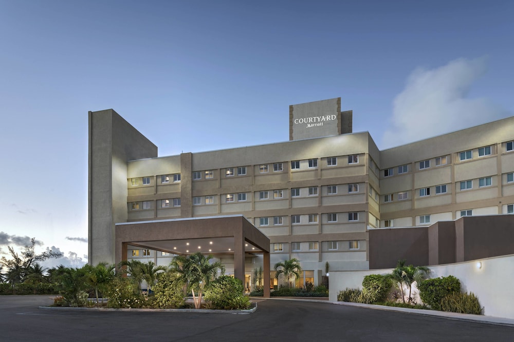 Courtyard by Marriott Nassau Downtown/Junkanoo Beach in Nassau | Best ...