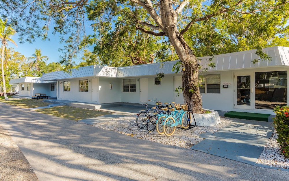 Drift Hotel, Key Largo: $154 Room Prices & Reviews | Travelocity
