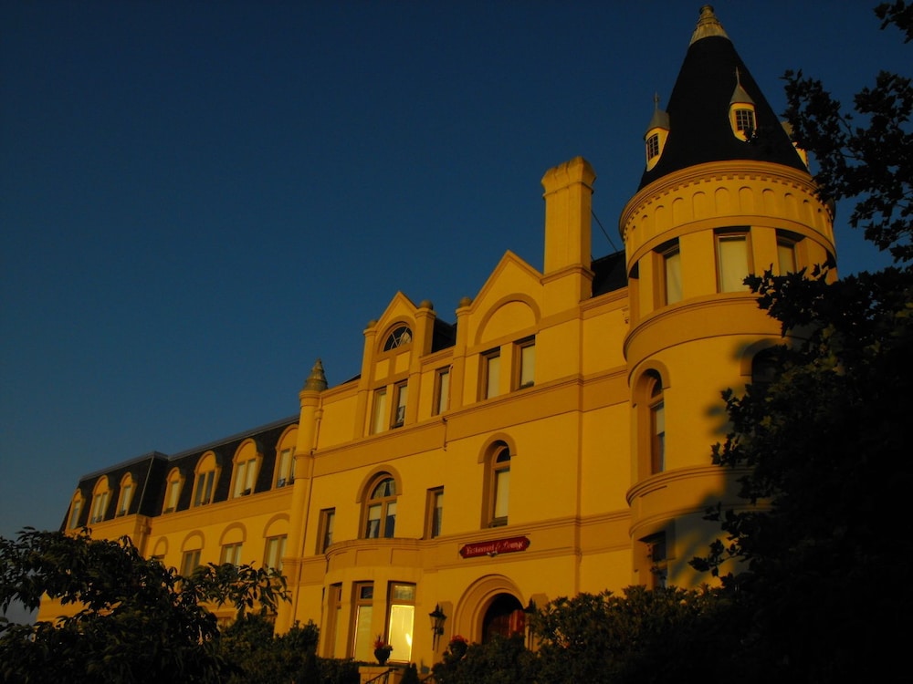 Book Manresa Castle | Port Townsend Hotel Deals