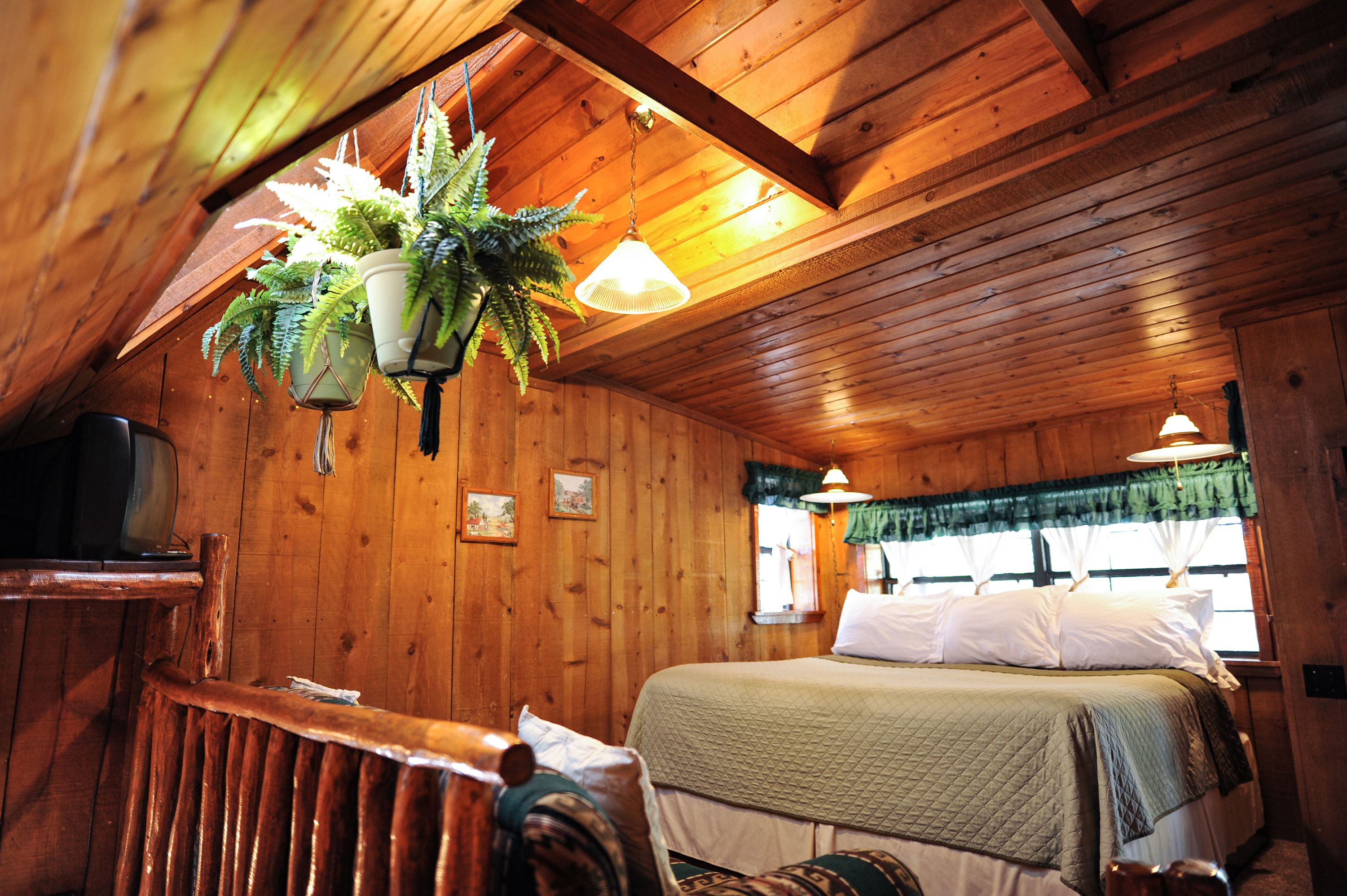 BEAR CREEK MOTEL AND CABINS in Silver City, NM | Expedia