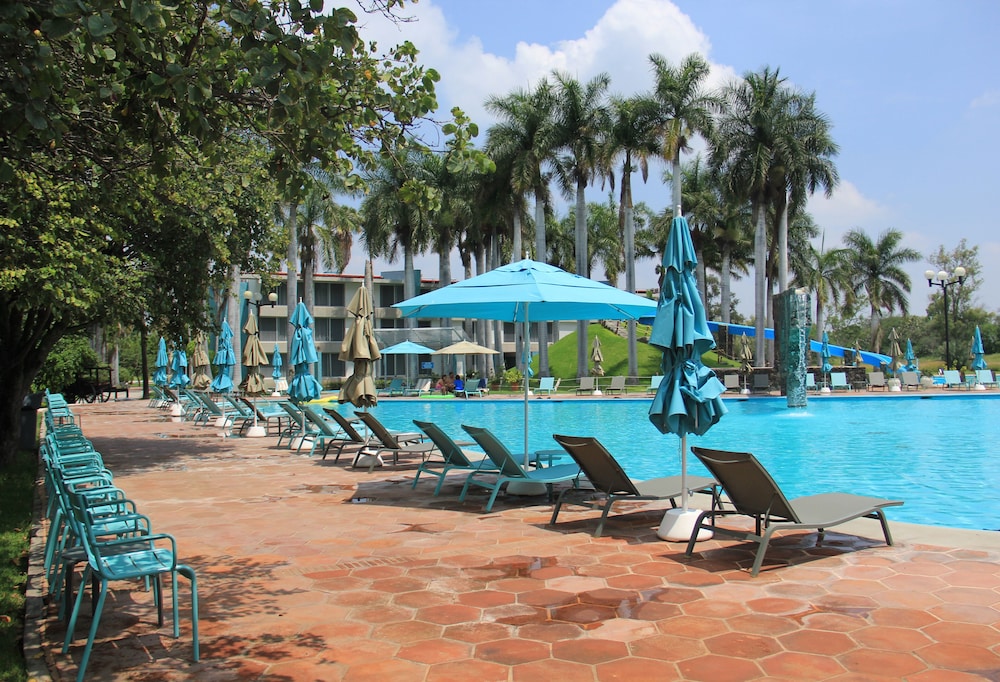 Hotel Balneario Parque Acuático La Caldera: AU$168 Deals & Reviews ...
