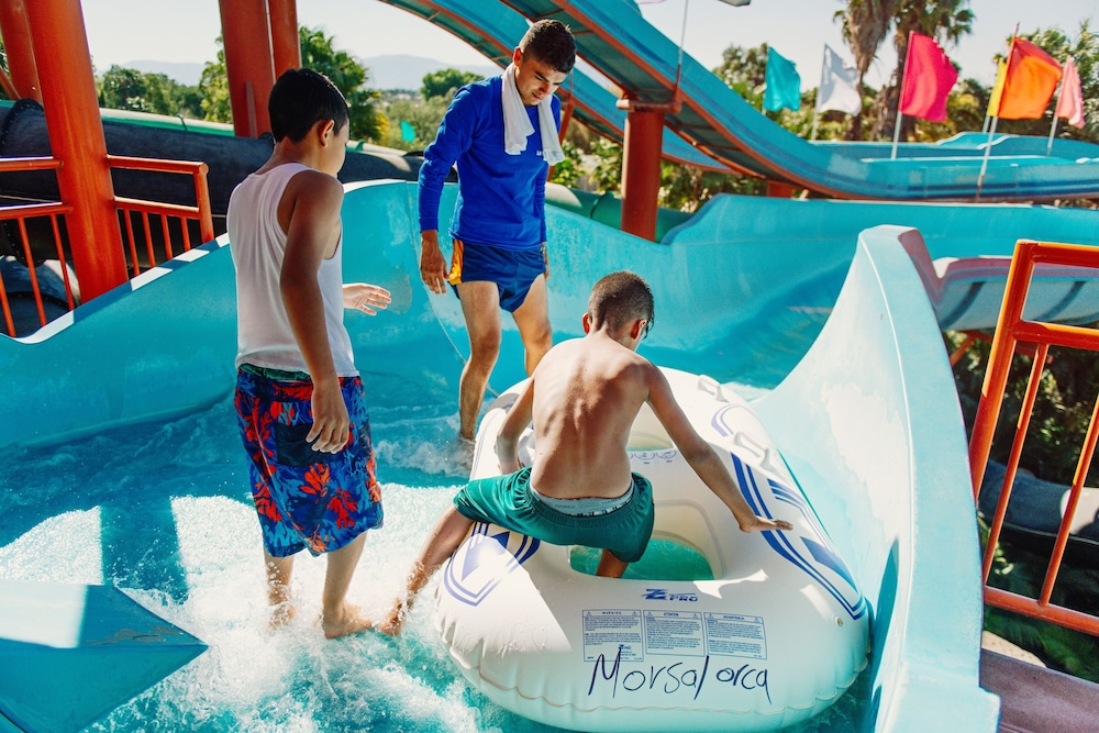 Hotel Balneario Parque Acuático La Caldera in Abasolo | Best Rates ...