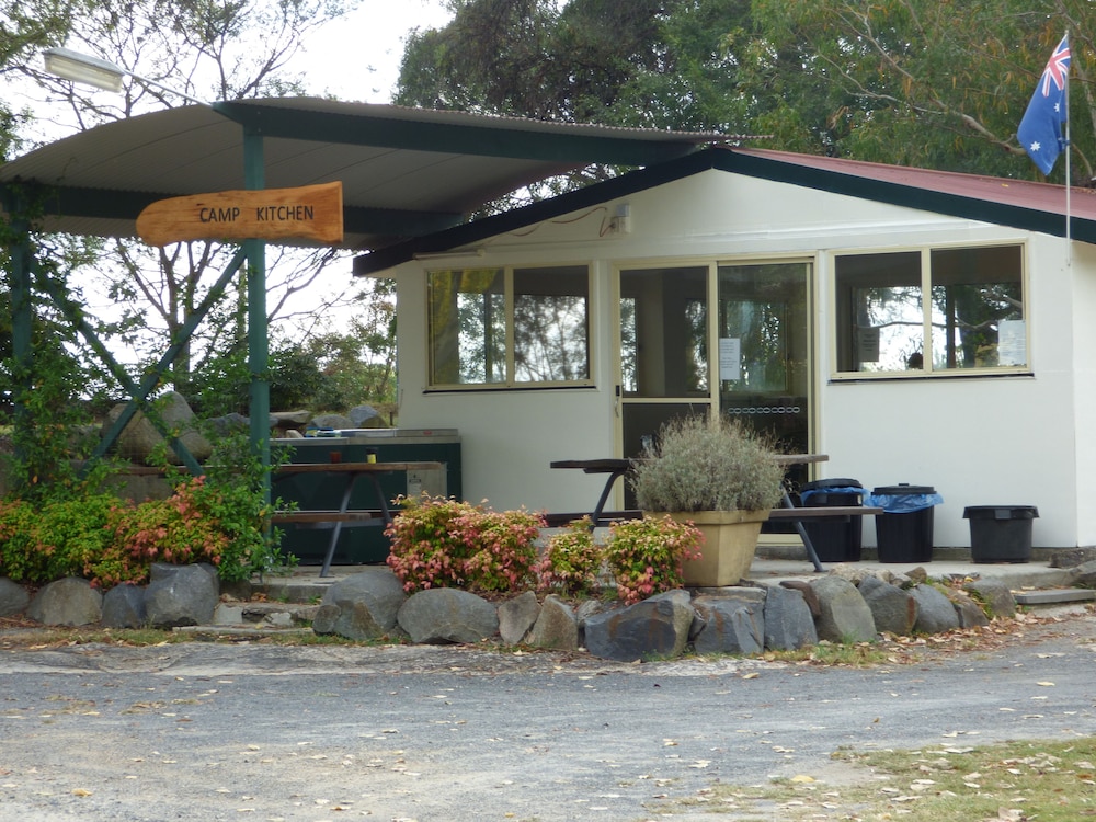 Tenterfield Lodge and Caravan Park: Deals & Reviews (Tenterfield, AUS ...