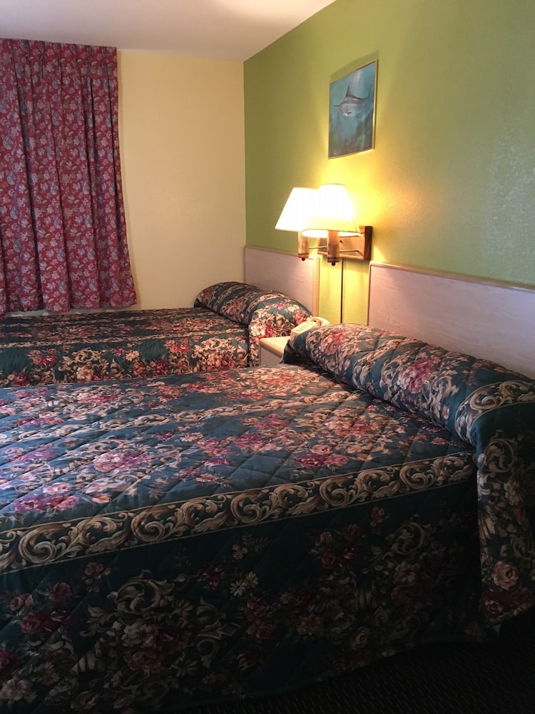 Shaws Komfort Motel in Savannah | Best Rates & Deals on Orbitz