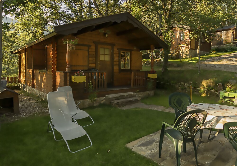 Cabañas de madera Sanabria, Galende: Room Prices & Reviews | Travelocity