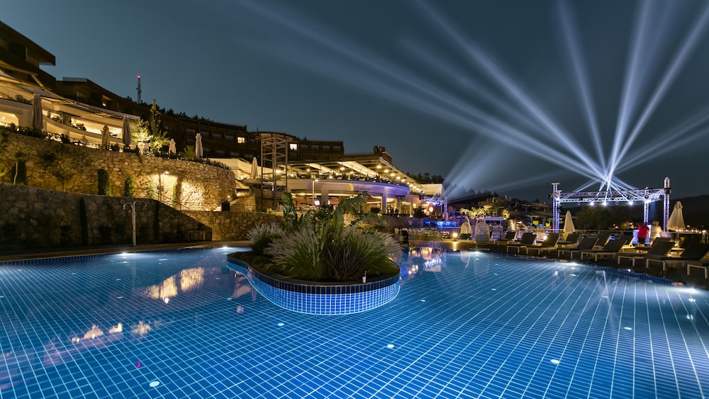 Titanic Deluxe Bodrum - All Inclusive in Bodrum | Best Rates & Deals on ...