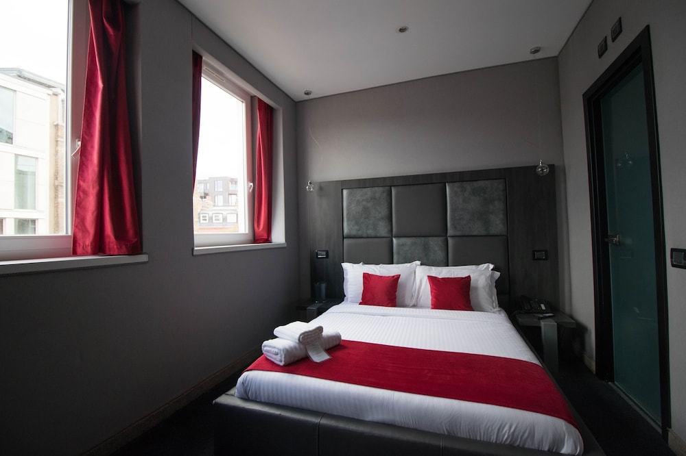The Bryson Hotel in London | Best Rates & Deals on Orbitz