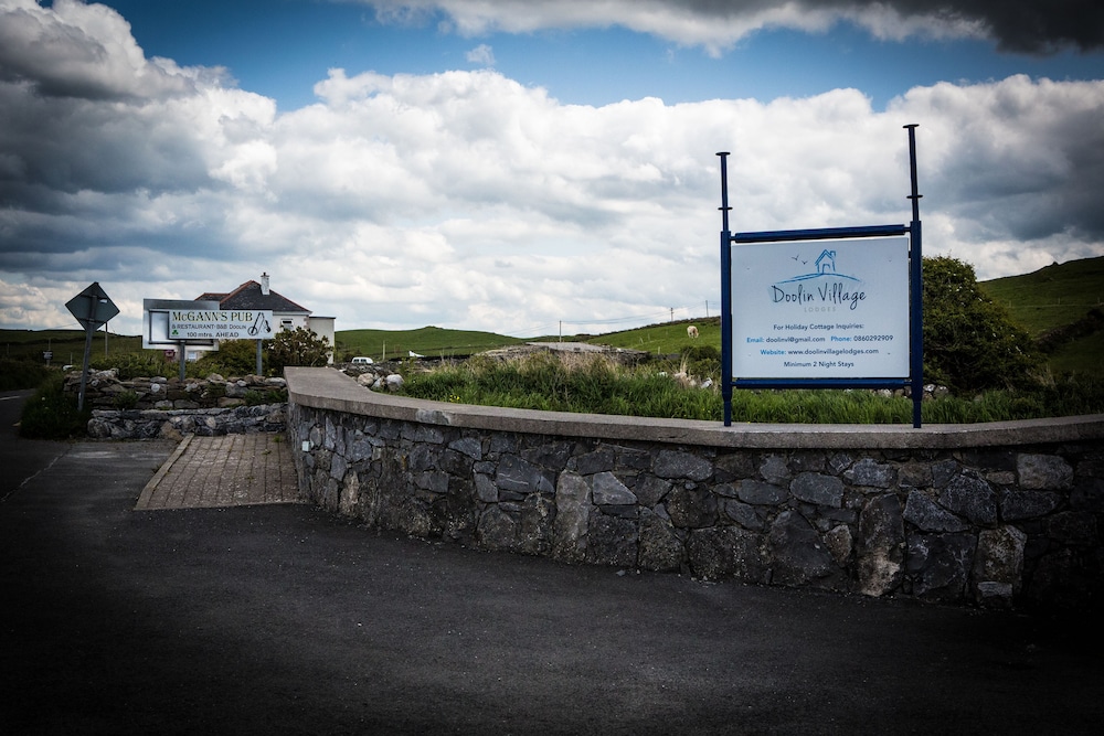 Doolin Village Lodges - Reviews, Photos & Rates | ebookers.ie