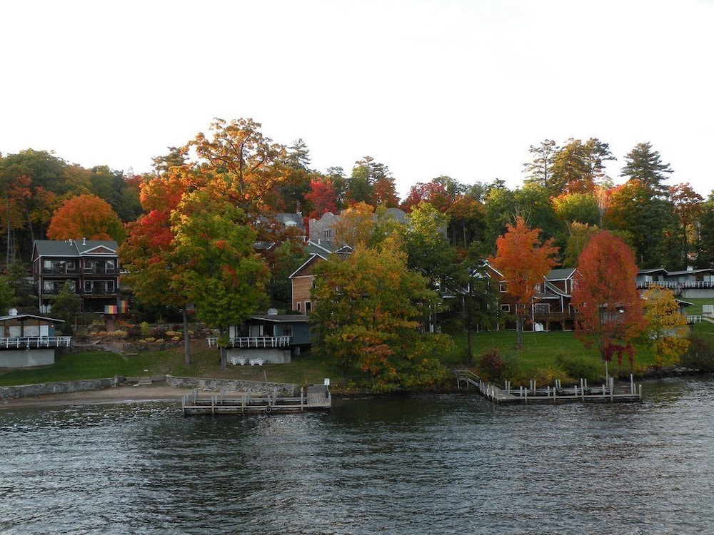 Sun Castle Resort, Lake George: $199 Room Prices & Reviews | Travelocity