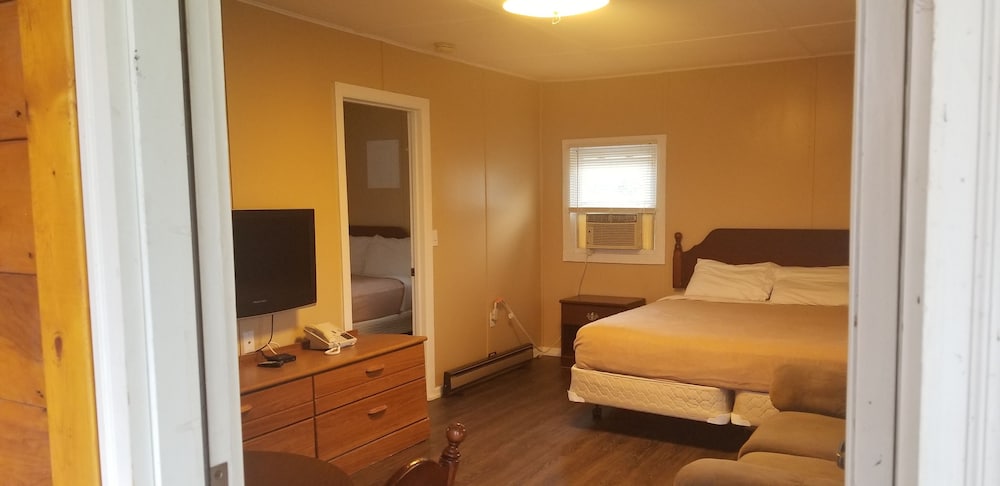 Rip Van Winkle Motel in Plattsburgh | Best Rates & Deals on Orbitz