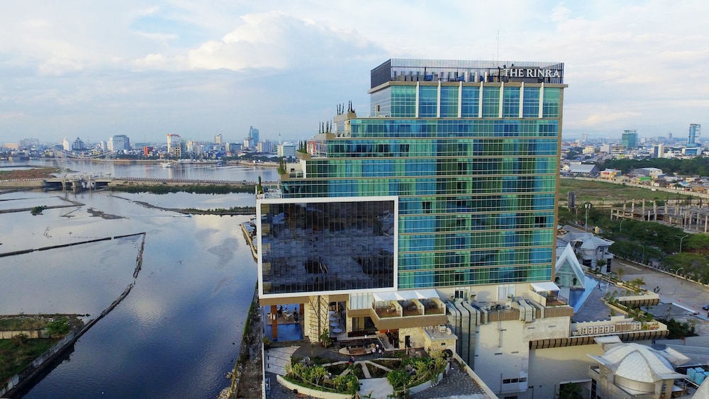 The Rinra Hotel Makassar - Homecare24