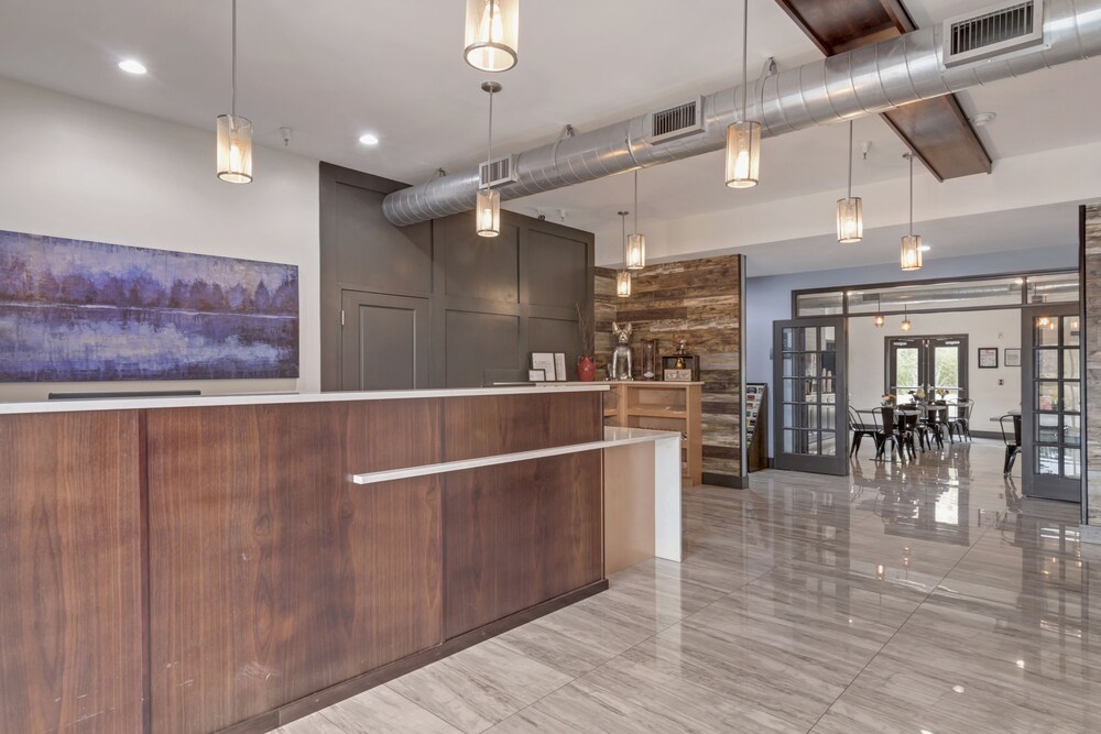 Iris Garden Inn in Garden City | Best Rates & Deals on Orbitz