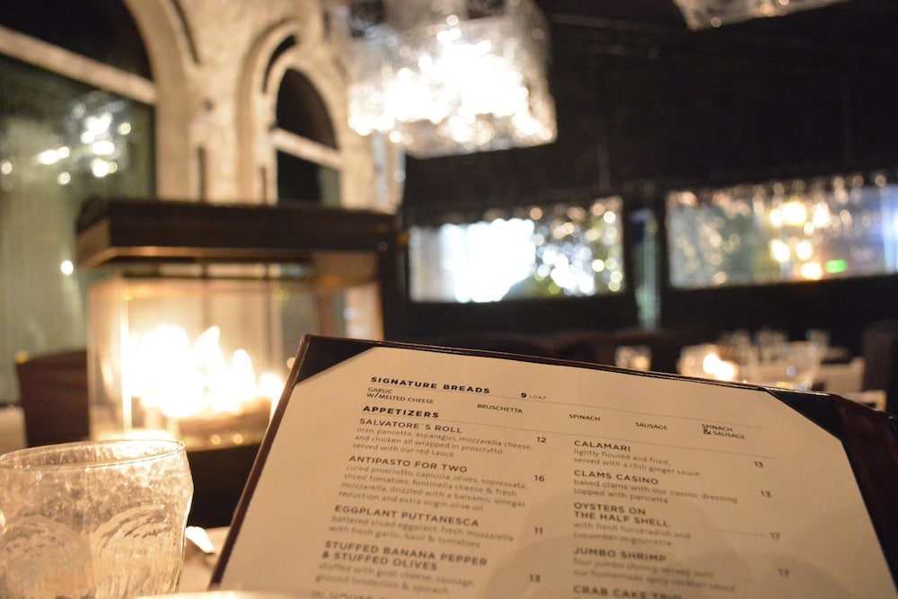 The Delavan Hotel & Spa, Buffalo: $138 Room Prices & Reviews | Travelocity