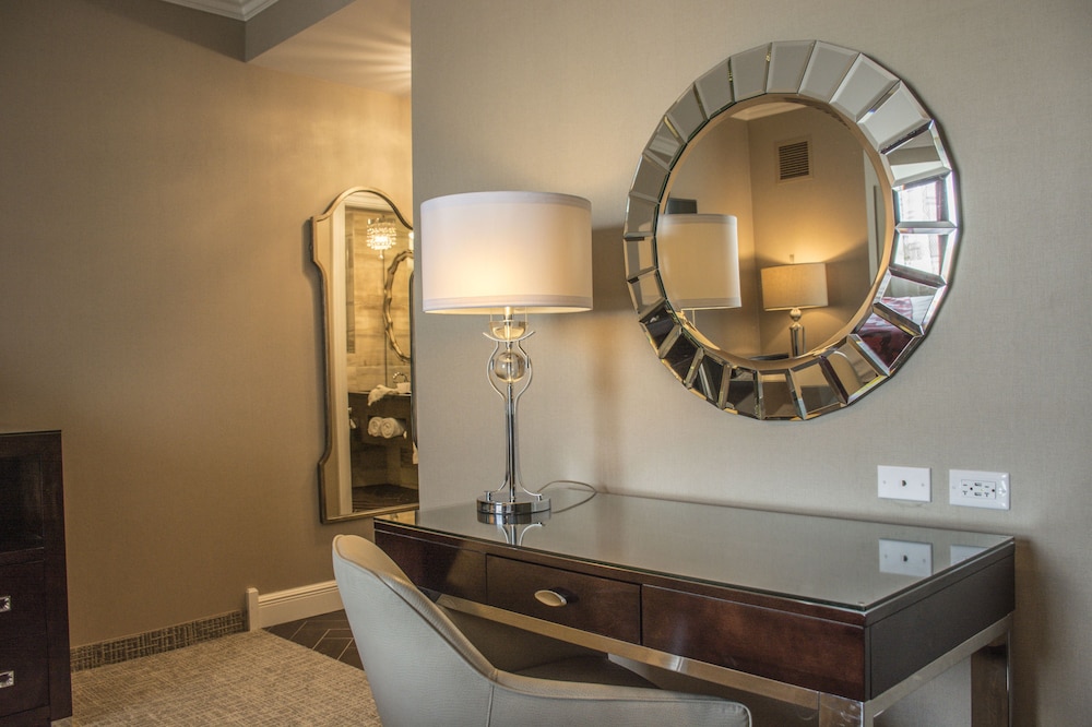 The Delavan Hotel & Spa, Buffalo: $138 Room Prices & Reviews | Travelocity