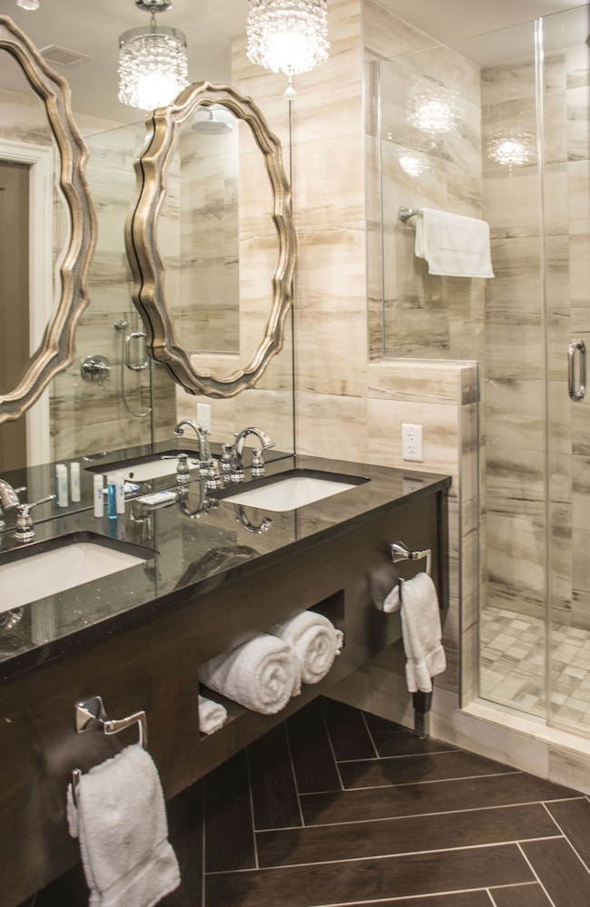 The Delavan Hotel & Spa, Buffalo: $145 Room Prices & Reviews | Travelocity