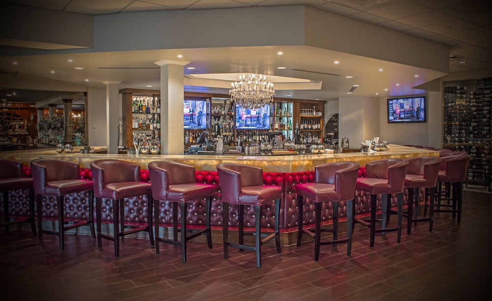 The Delavan Hotel & Spa, Buffalo: $138 Room Prices & Reviews | Travelocity